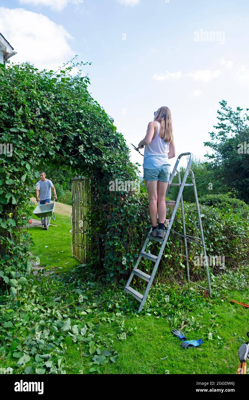 Garden arch country hi-res stock photography and images - Alamy