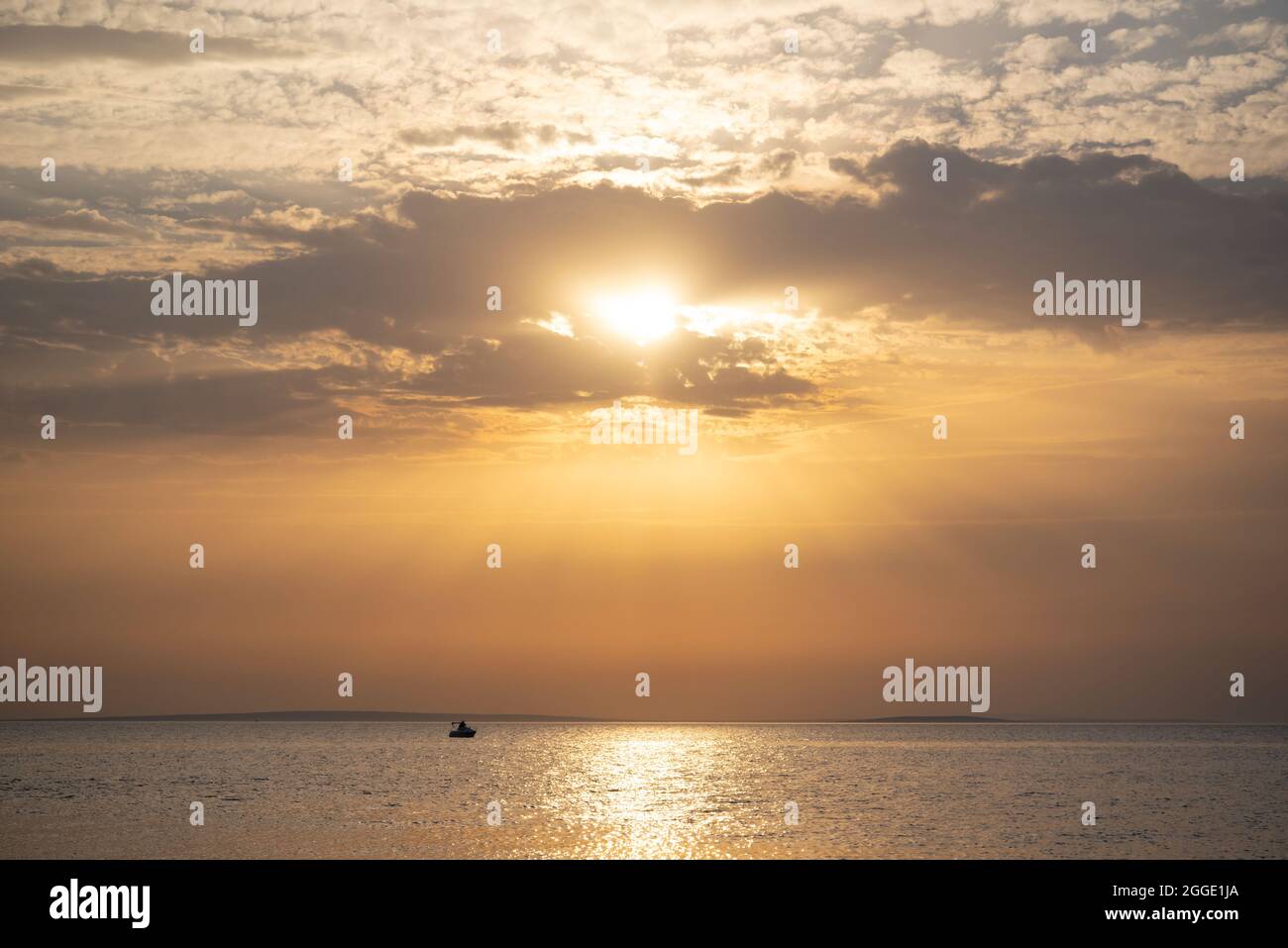 Mirror sea sunset hi-res stock photography and images - Alamy