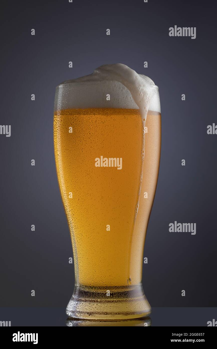Pint of beer Stock Photo - Alamy