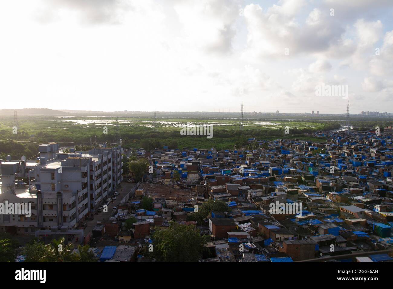 Indian slums hi-res stock photography and images - Alamy