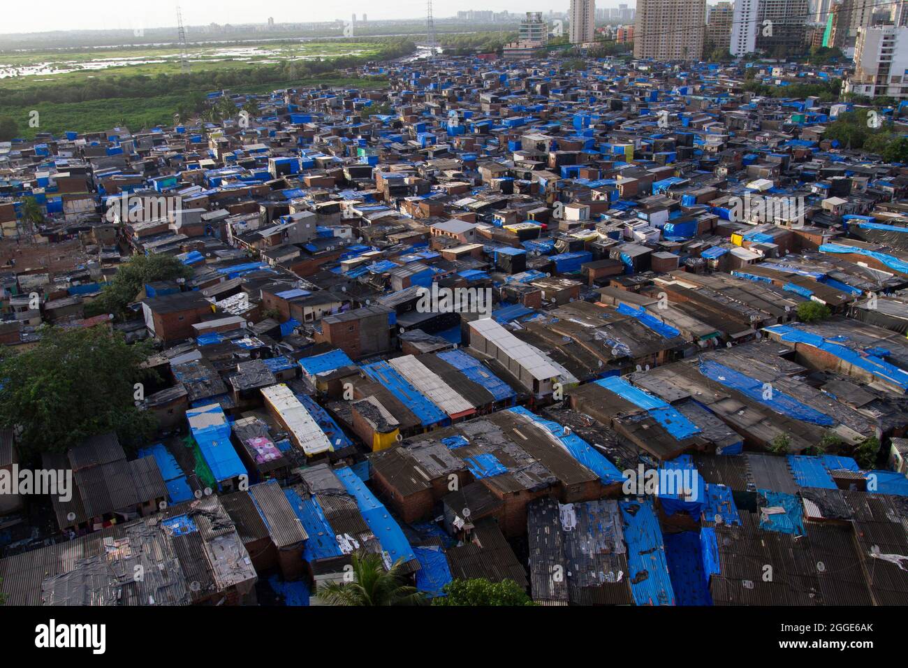 Mumbai slums aerial hi-res stock photography and images - Alamy