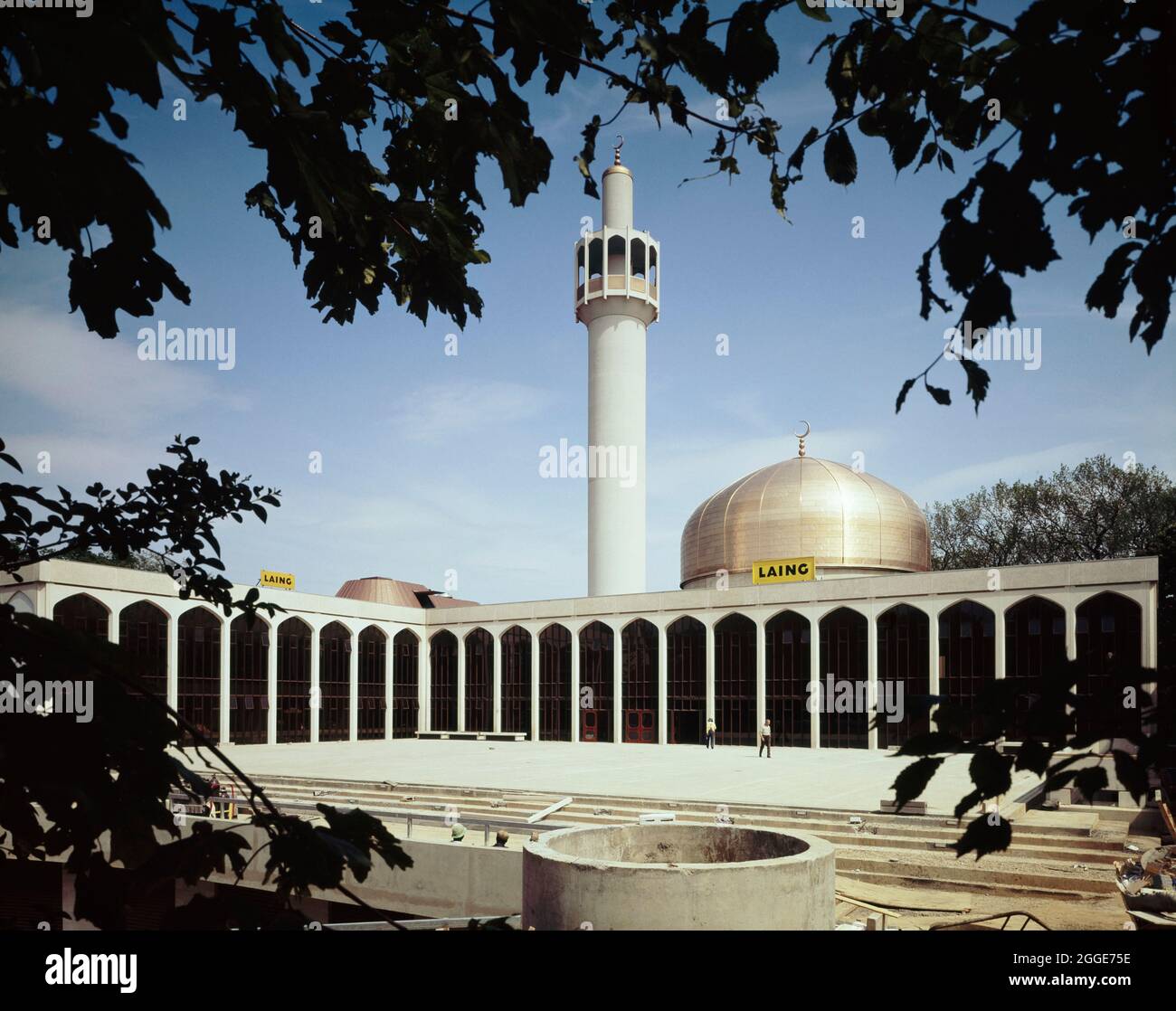London Central Mosque and The Islamic Cultural Centre, Park Road ...