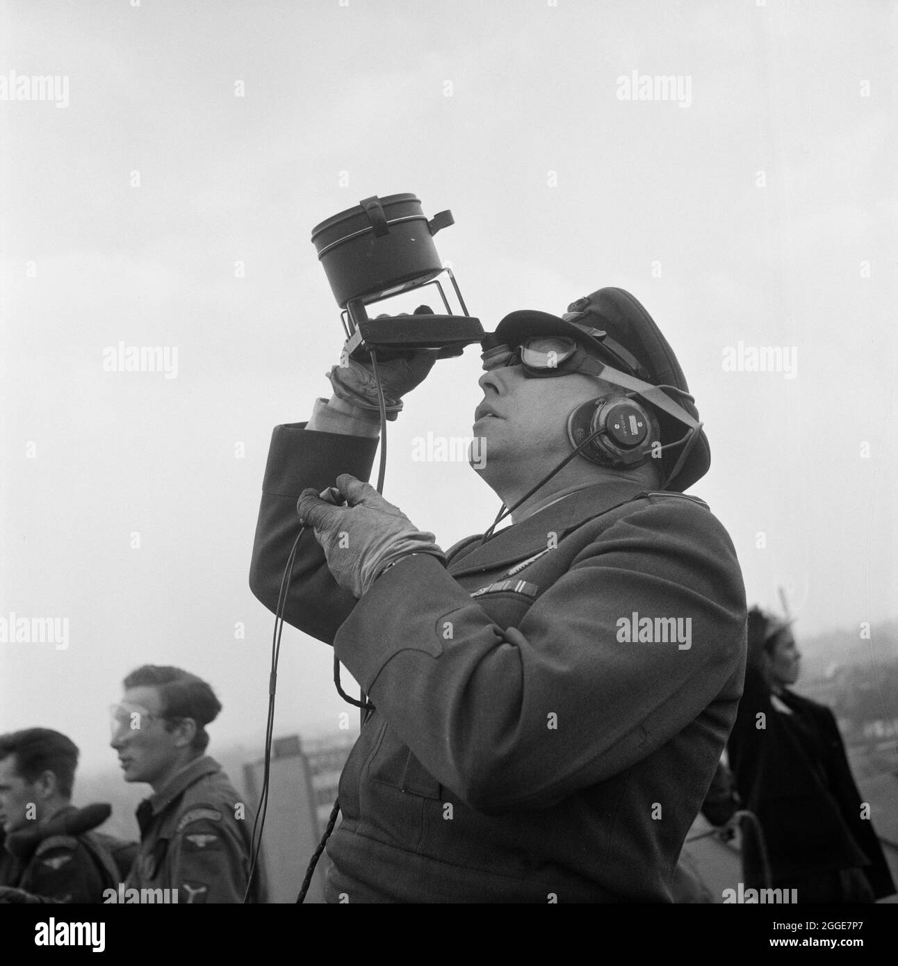 Raf officer hi-res stock photography and images - Alamy