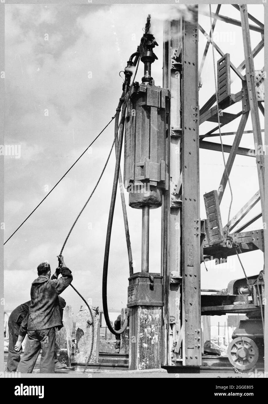 Mobil oil refinery in hi-res stock photography and images - Alamy