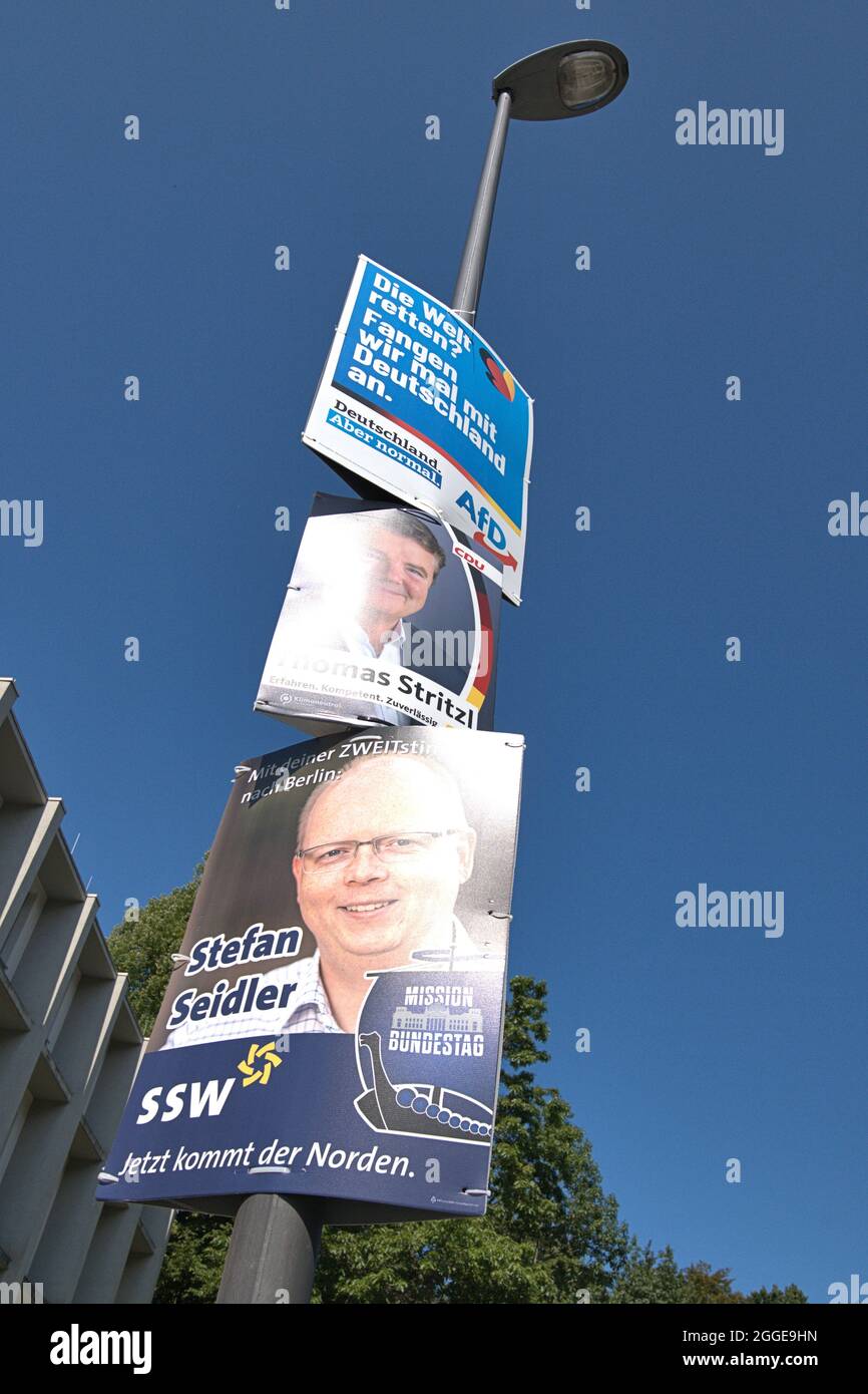 Vote conservative poster 2021 hi-res stock photography and images - Alamy