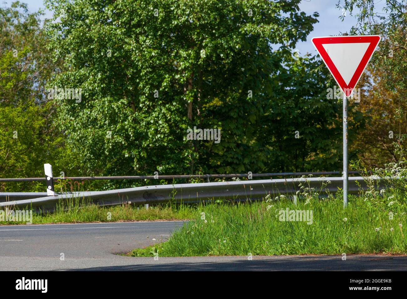 Give way road traffic sign hi-res stock photography and images - Alamy