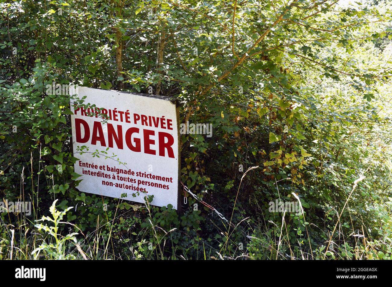French real estate signs hi-res stock photography and images - Alamy