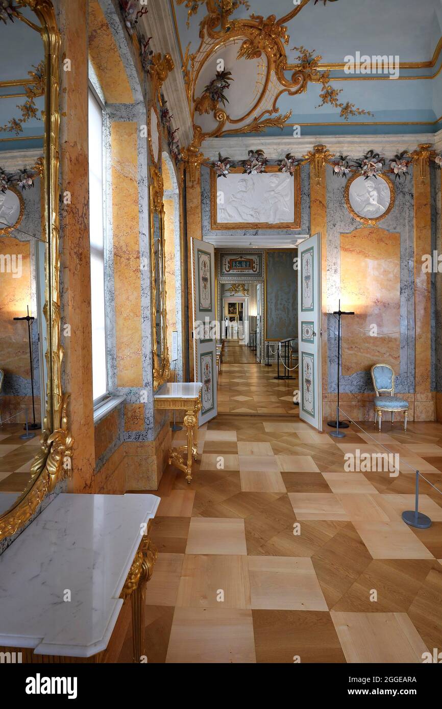 Shell hall hi-res stock photography and images - Alamy