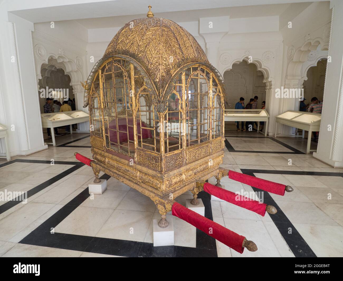 Palanquin india hi-res stock photography and images - Alamy