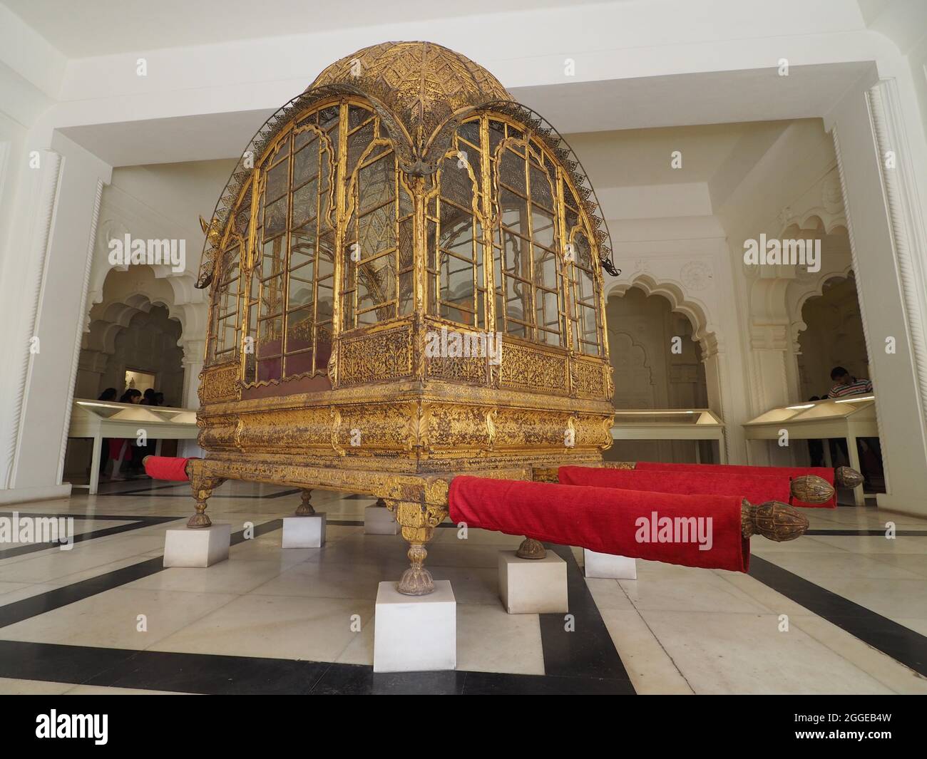 Palanquin india hi-res stock photography and images - Alamy