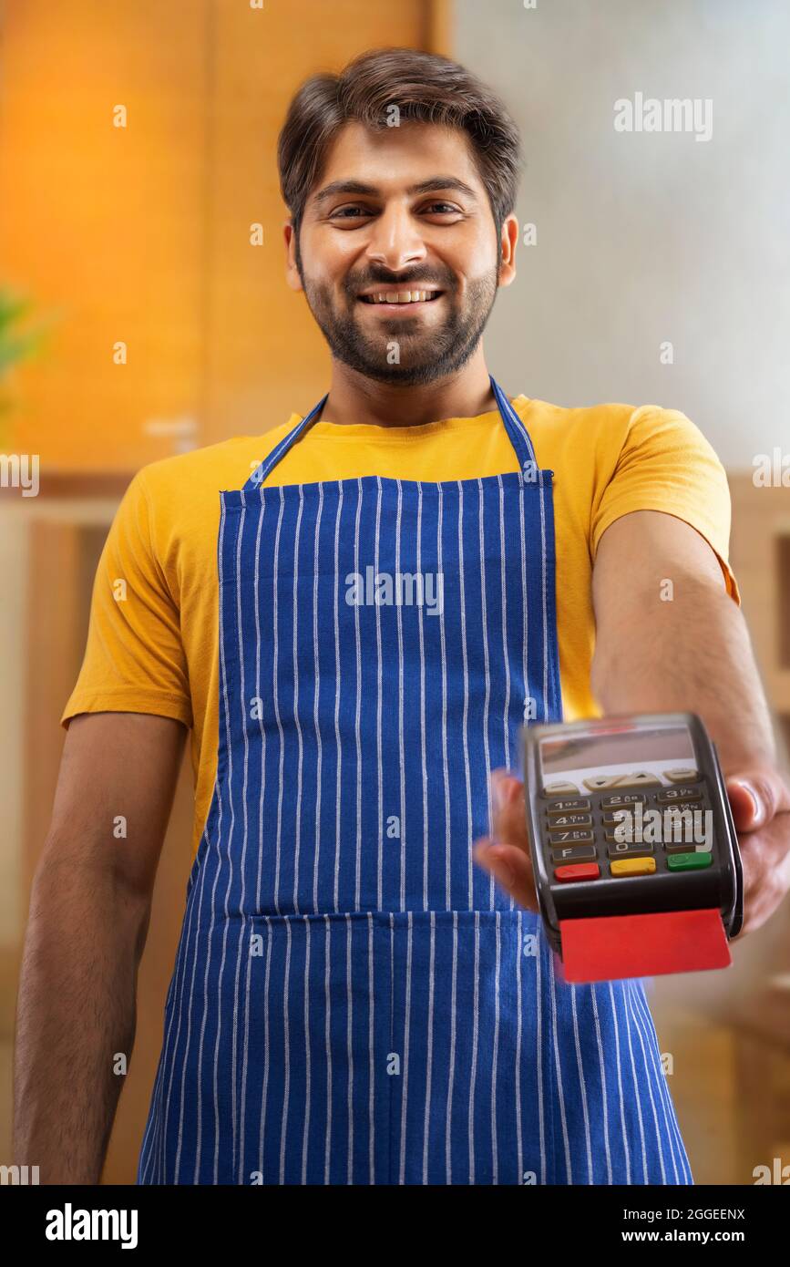 Bill payment hi-res stock photography and images - Alamy