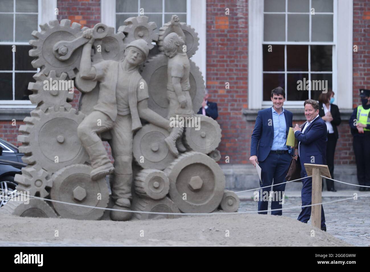 Housing theme hi-res stock photography and images - Alamy