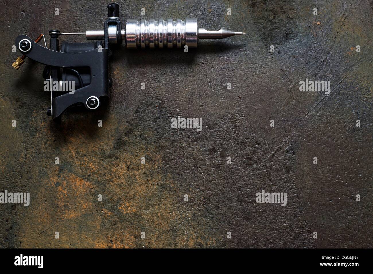tattoo gun, tattoo machine Stock Photo - Alamy