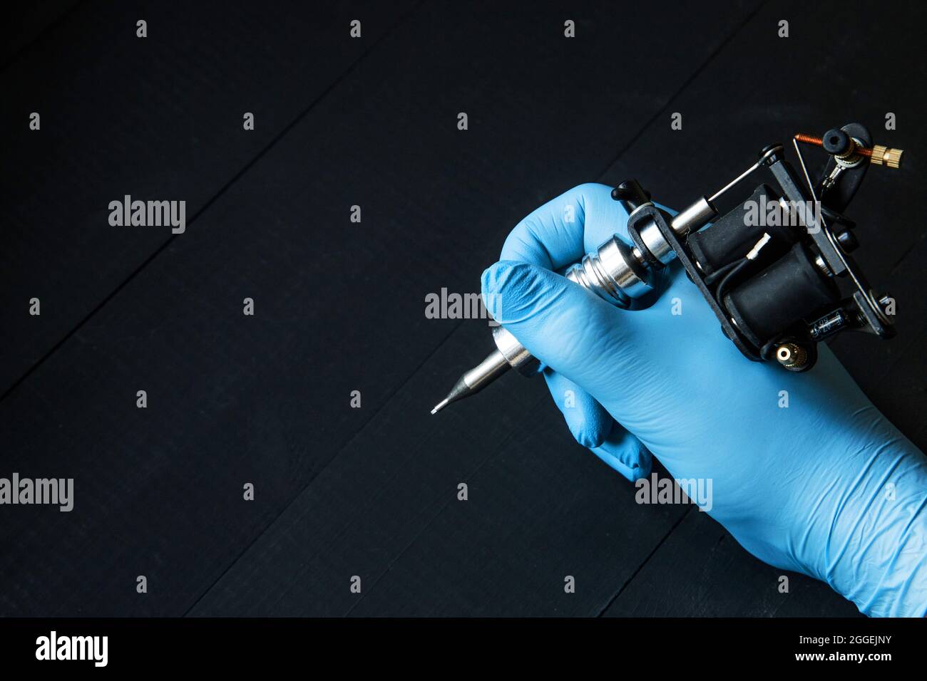 tattoo gun, tattoo machine Stock Photo - Alamy
