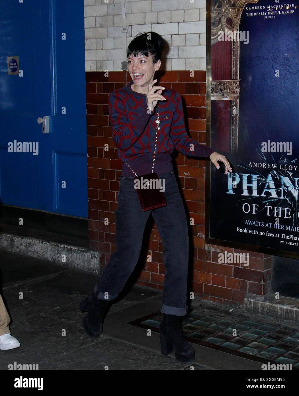 Lily Allen went out with two friends after her performance and she ...