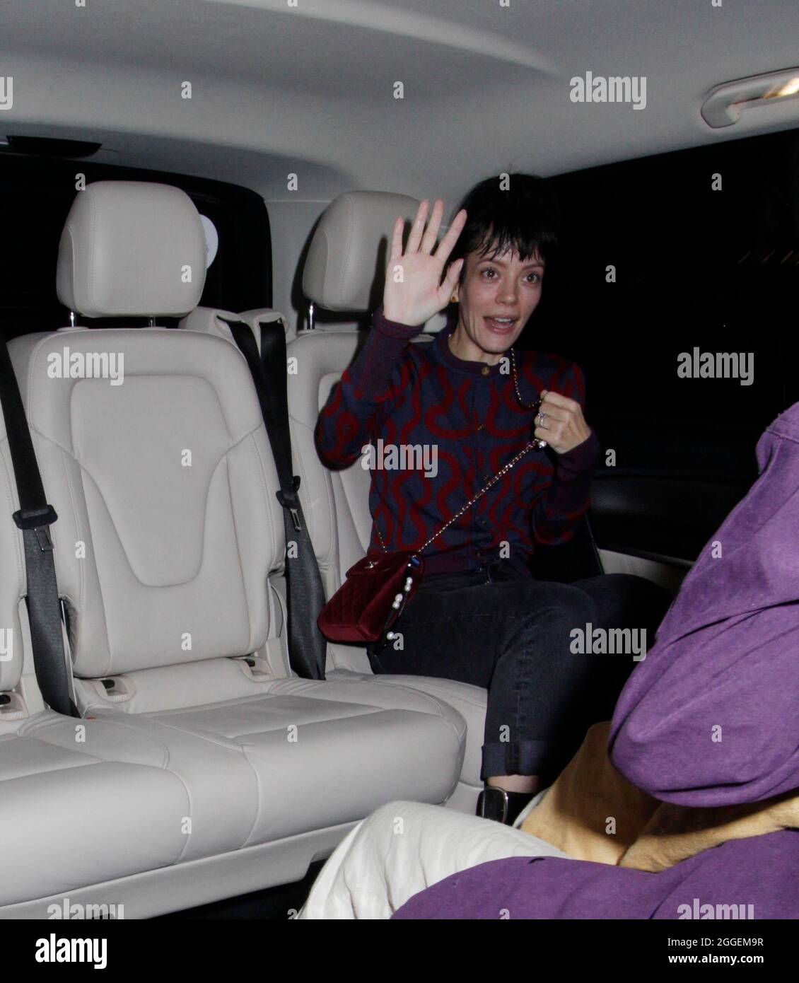 Lily Allen went out with two friends after her performance and she ...