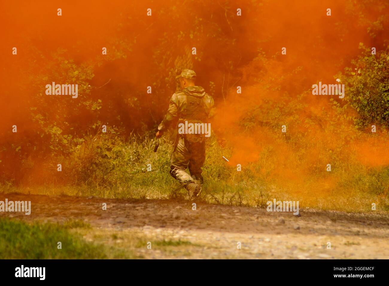 Smoke screen hi-res stock photography and images - Alamy