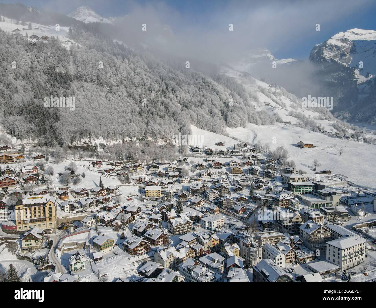 Winter landscape view at the village of Engelberg on the Swiss alps ...