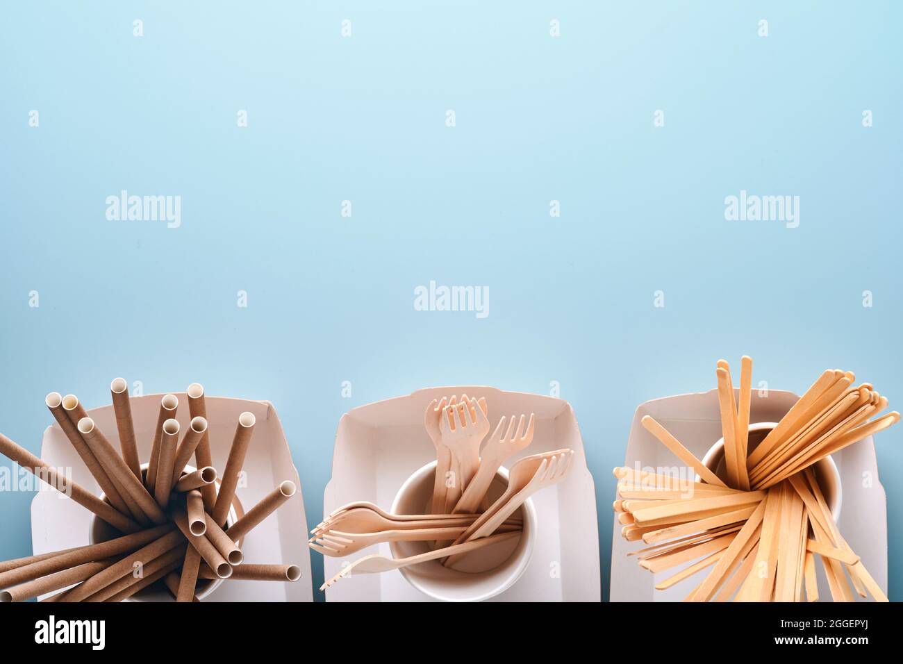 Paper cups, dishes, bag, wooden forks, drinking straws, fast food ...