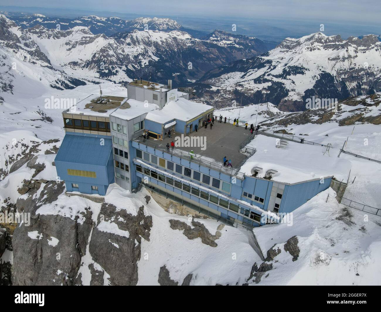 Winter landscape view at the cable car station of mount Titlis over ...