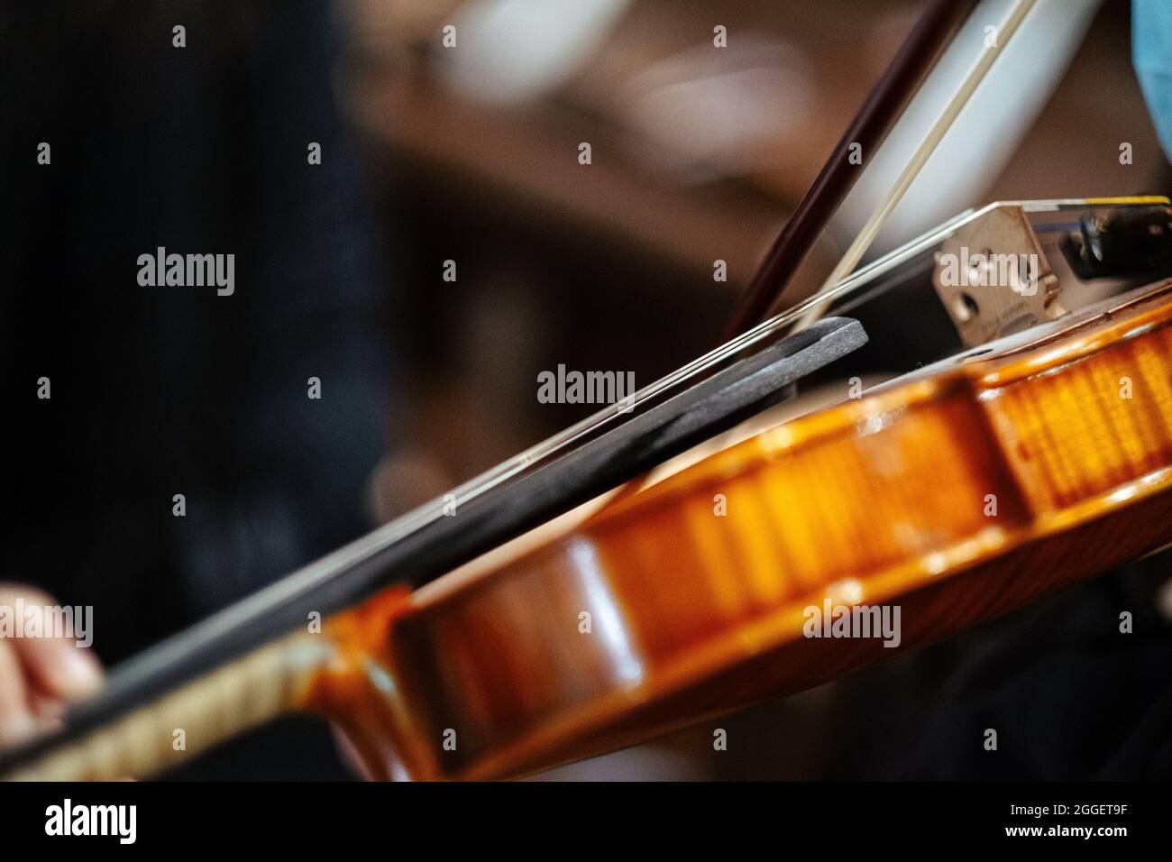 Closeup of a brown shiny violin Stock Photo - Alamy