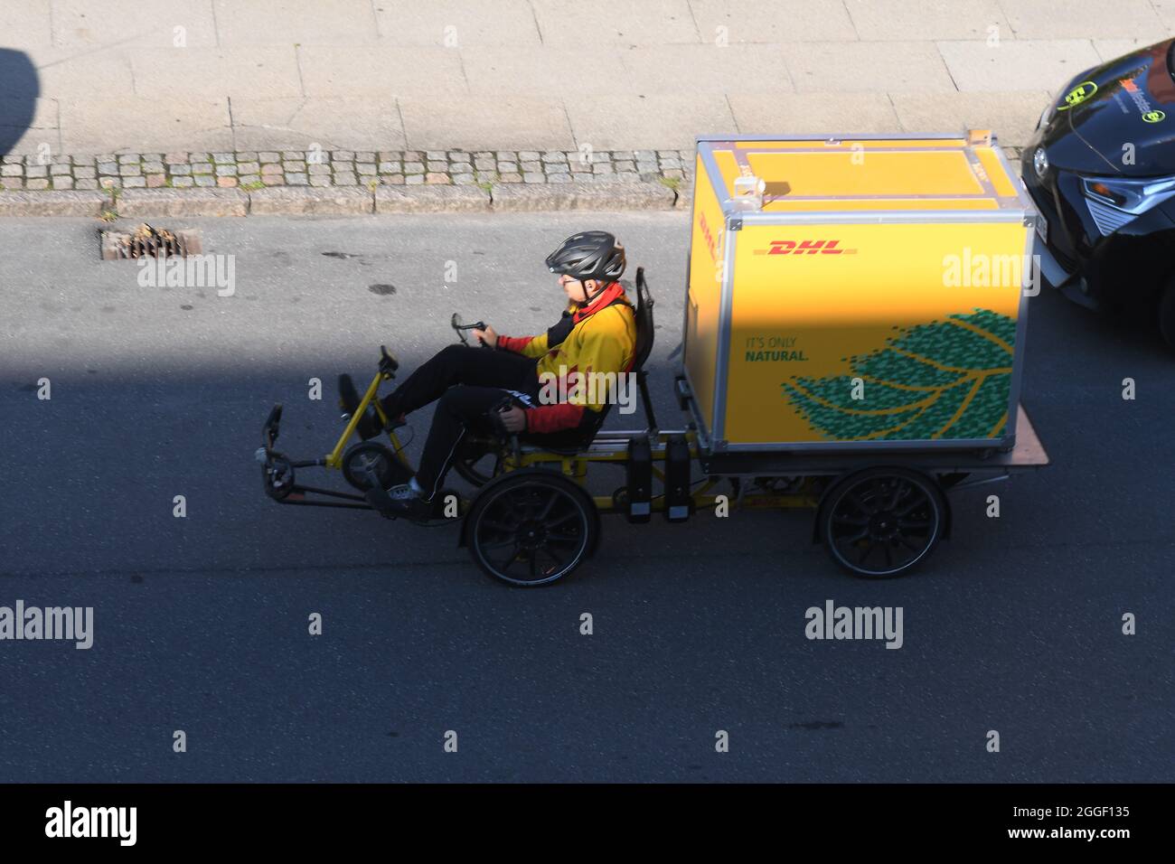 Dhl bike riders hi-res stock photography and images - Alamy
