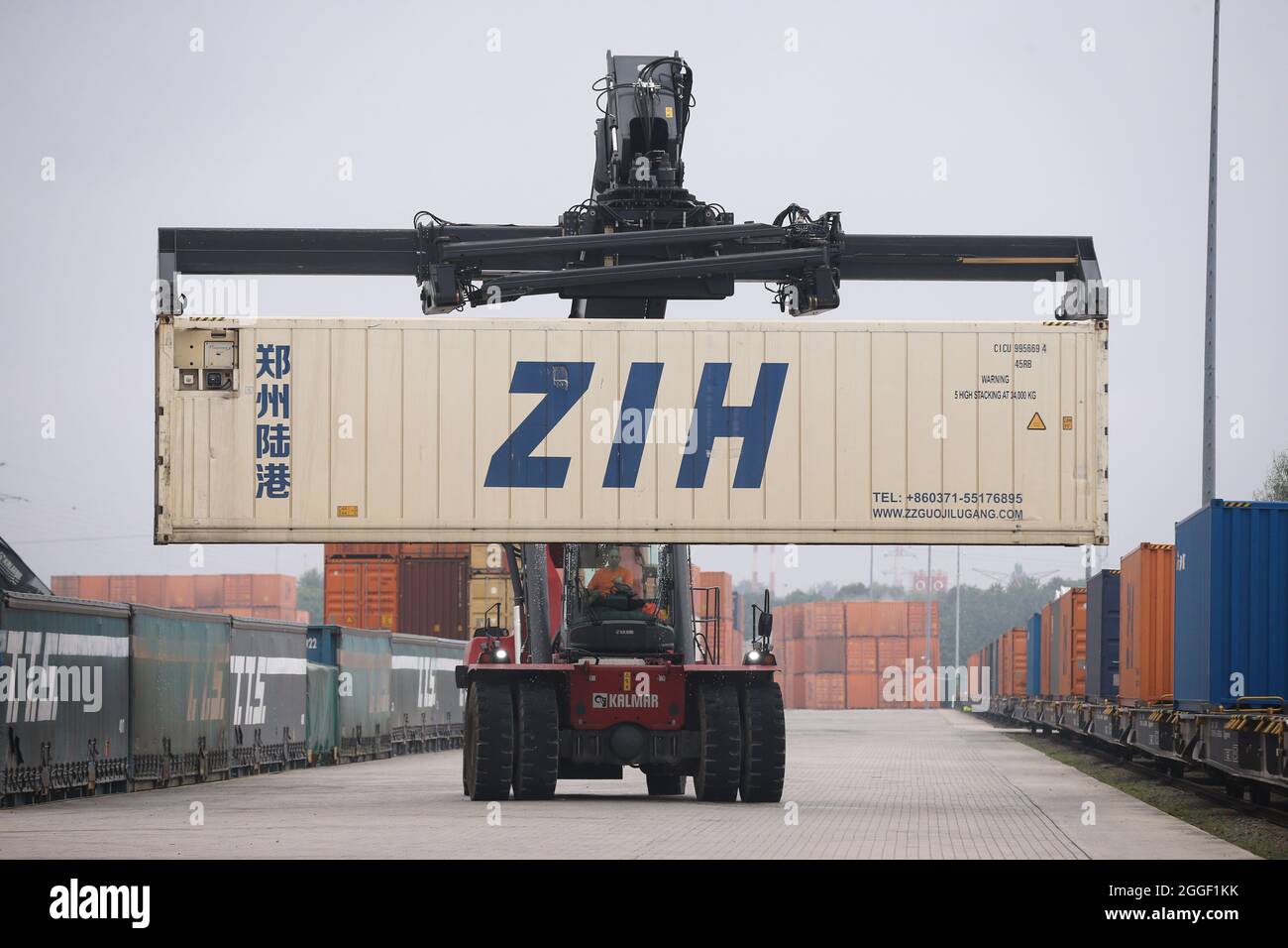 Reefer container china hi-res stock photography and images - Alamy