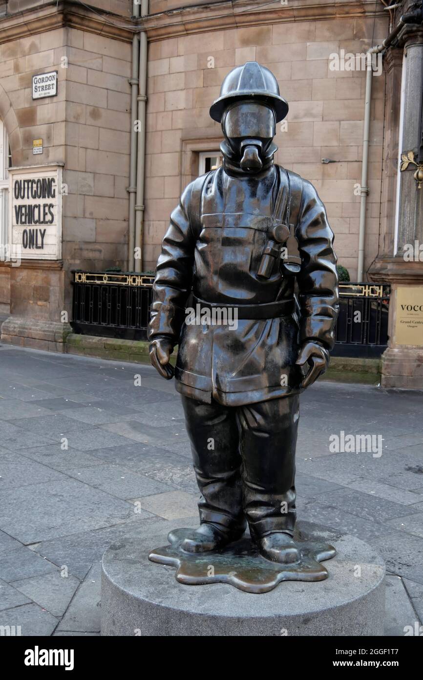 Citizen Firefighter memorial by sculptor Kenny Hunter, Hope Street ...