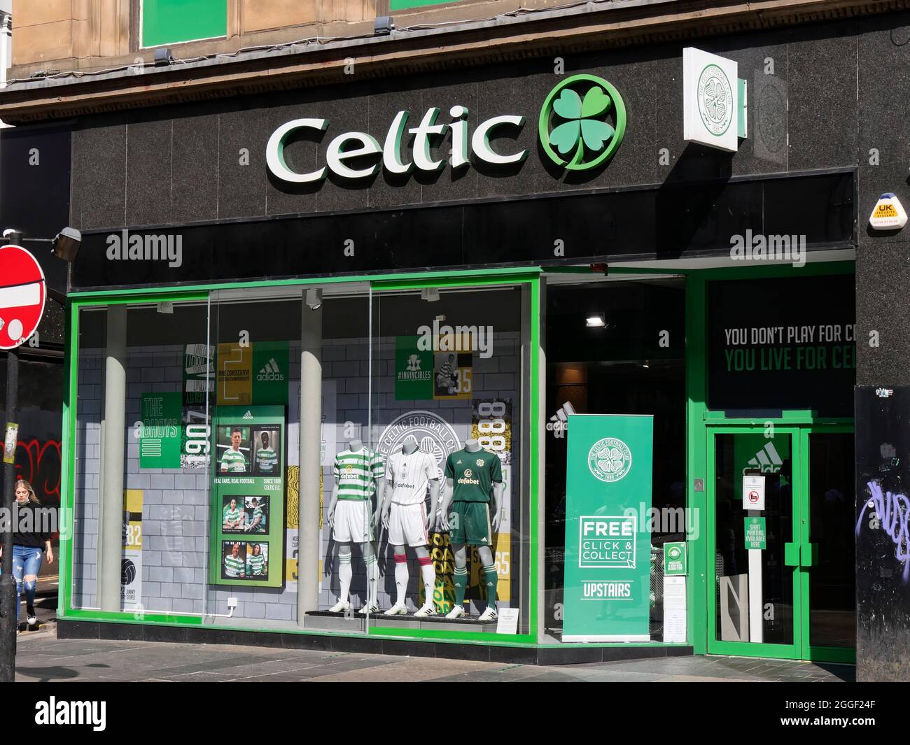 Celtic football club supporters hi-res stock photography and images - Alamy