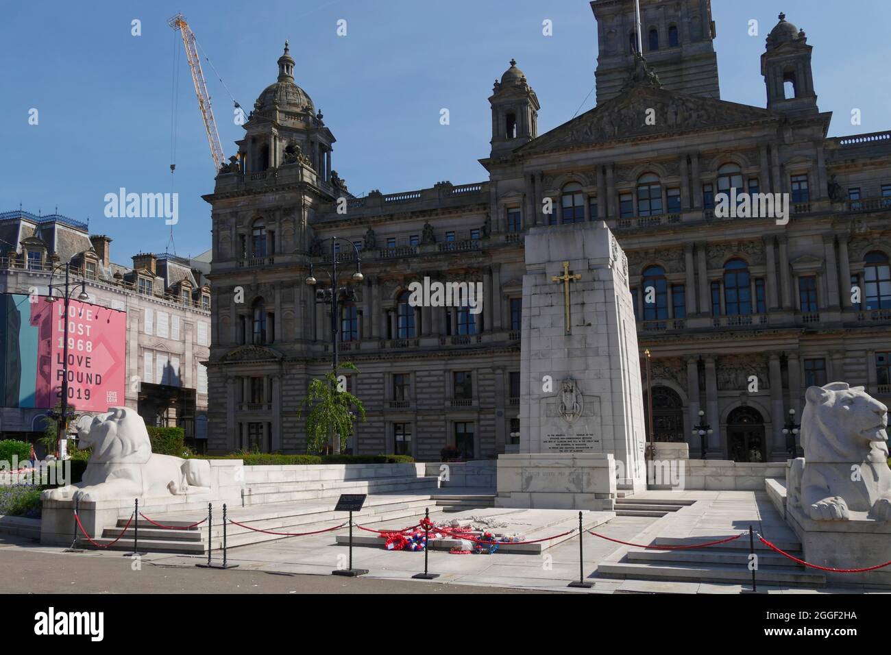 The Cenotaph and City Chambers,George Square, Glasgow city centre ...