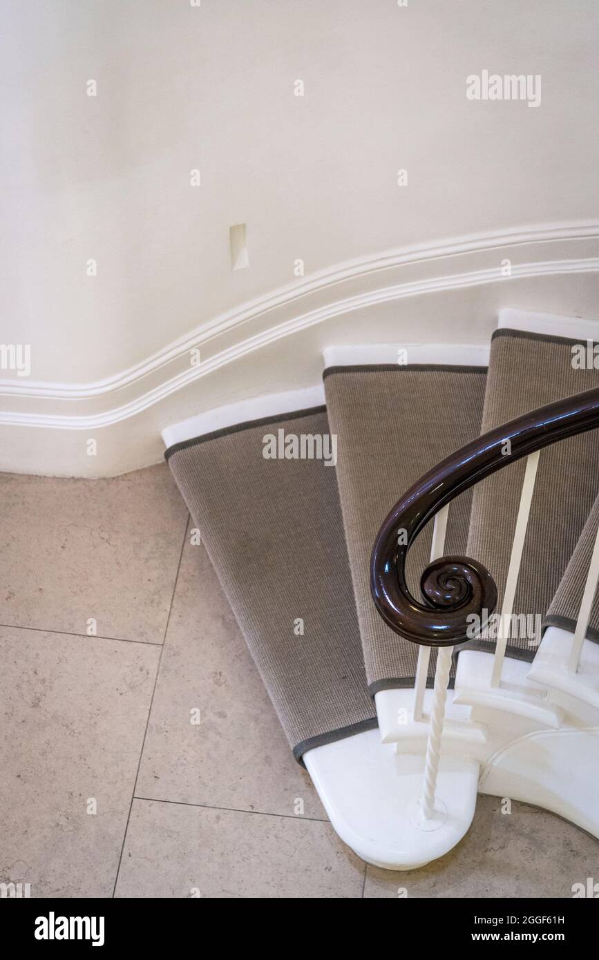 English old style staircase hi-res stock photography and images - Alamy