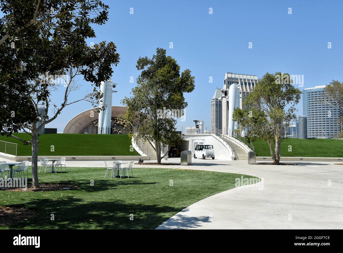 SAN DIEGO, CALIFORNIA - 25 AUG 2021: Grounds at the Rady Shell in ...