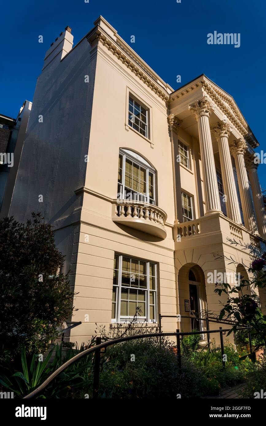 Neo-classical building St Andrews Place Medical Prescient, London ...