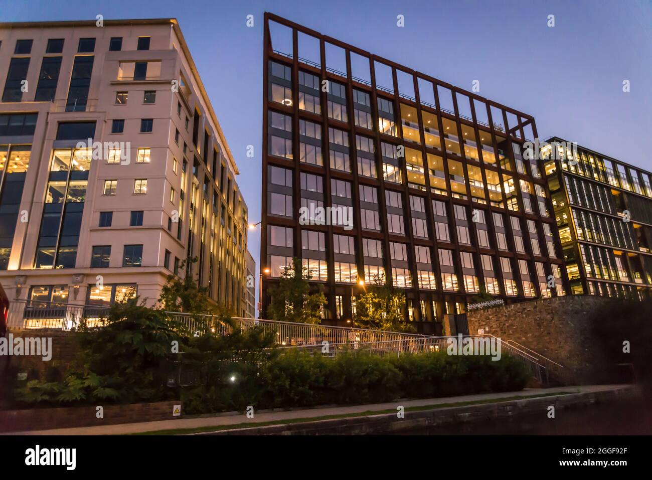 Modern architecture at King's Cross urban regeneration development ...