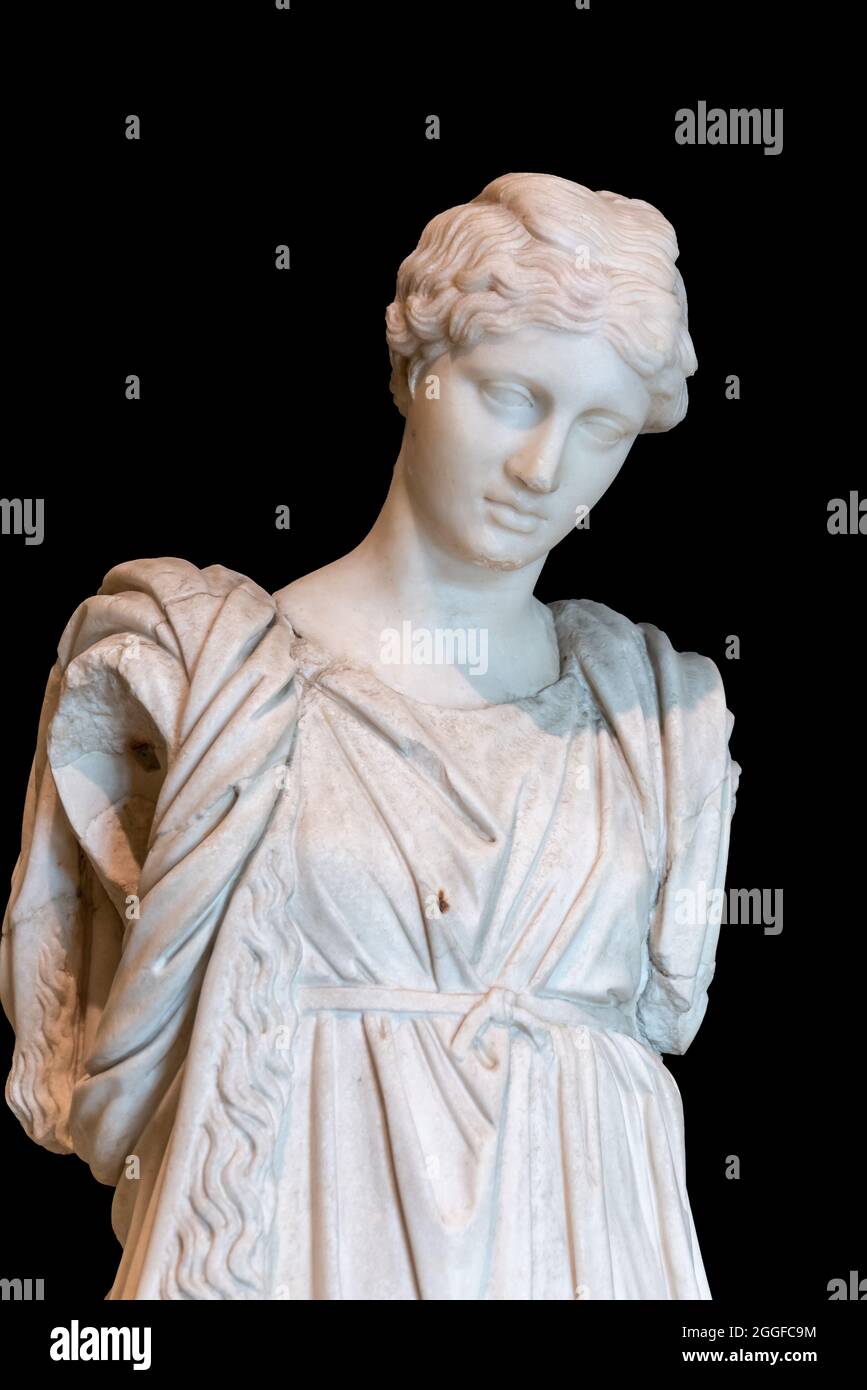 Marble statue of an old roman woman hi-res stock photography and images ...