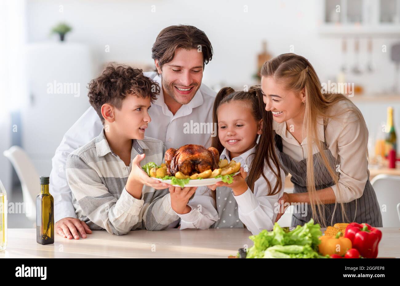 Parents cooking hi-res stock photography and images - Alamy