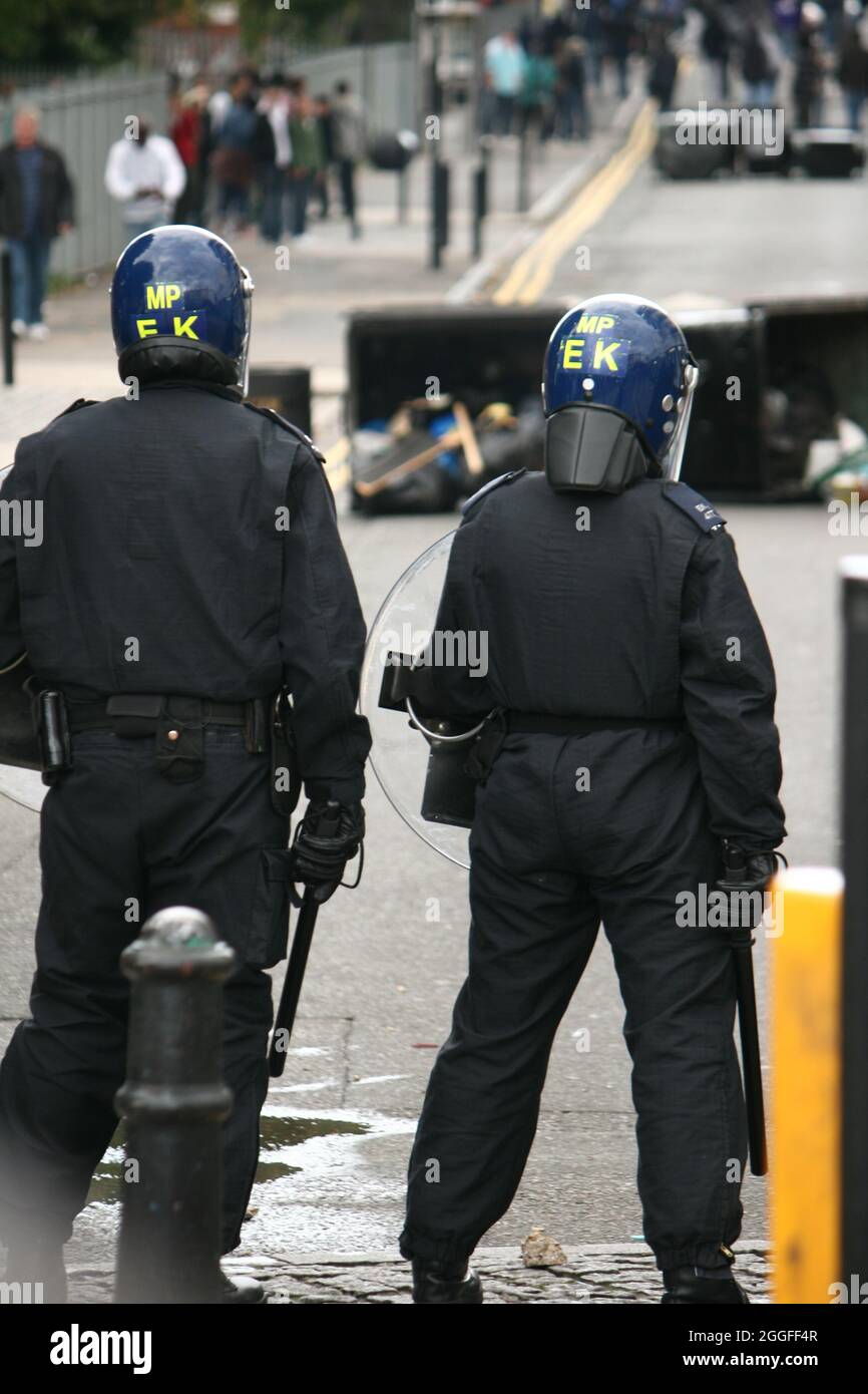 Hackney riots hi-res stock photography and images - Alamy