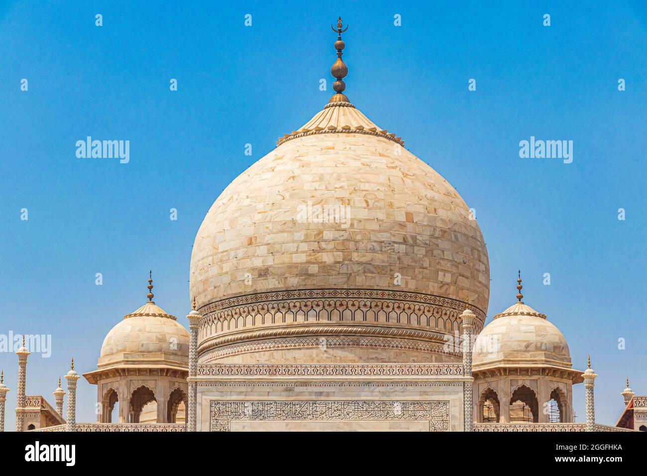 Taj Mahal in Agra India Mogul marble mausoleum amazing architecture and ...