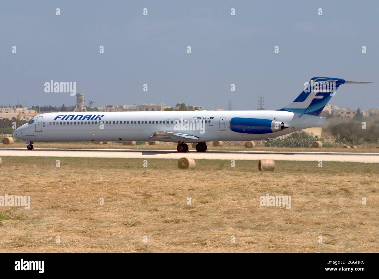 Finnair McDonnell Douglas MD-83 (DC-9-83) (Reg.: OH-LPC) starting off ...