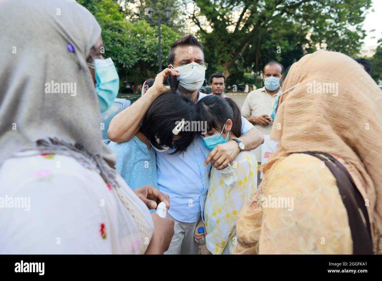 Bangladeshi family photo hi-res stock photography and images - Alamy