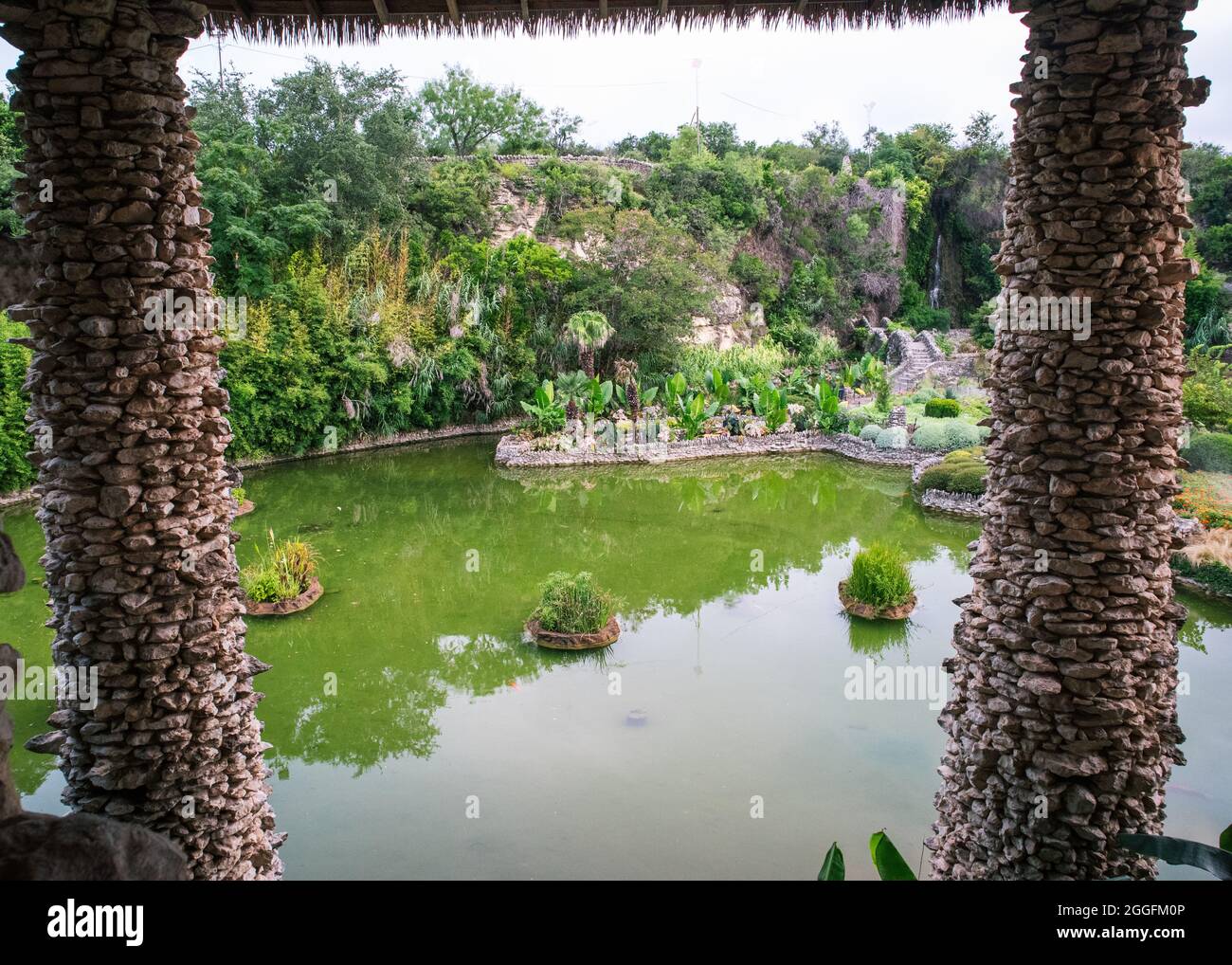 Largepond hi-res stock photography and images - Alamy