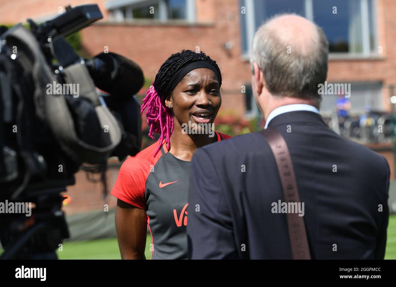 England netball hi-res stock photography and images - Alamy