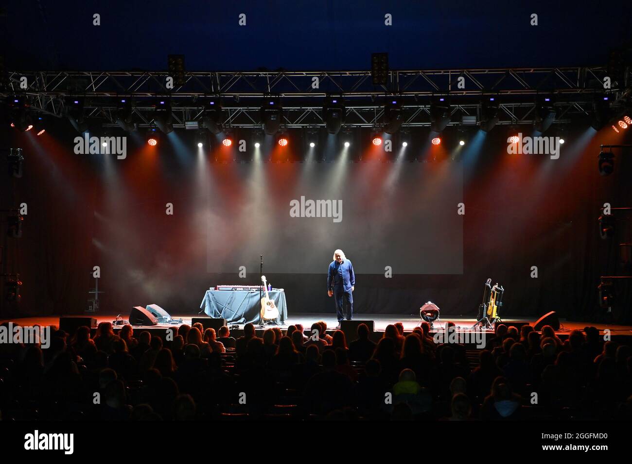 Bill Bailey, English actor, comedian, musician and singer Stock Photo ...