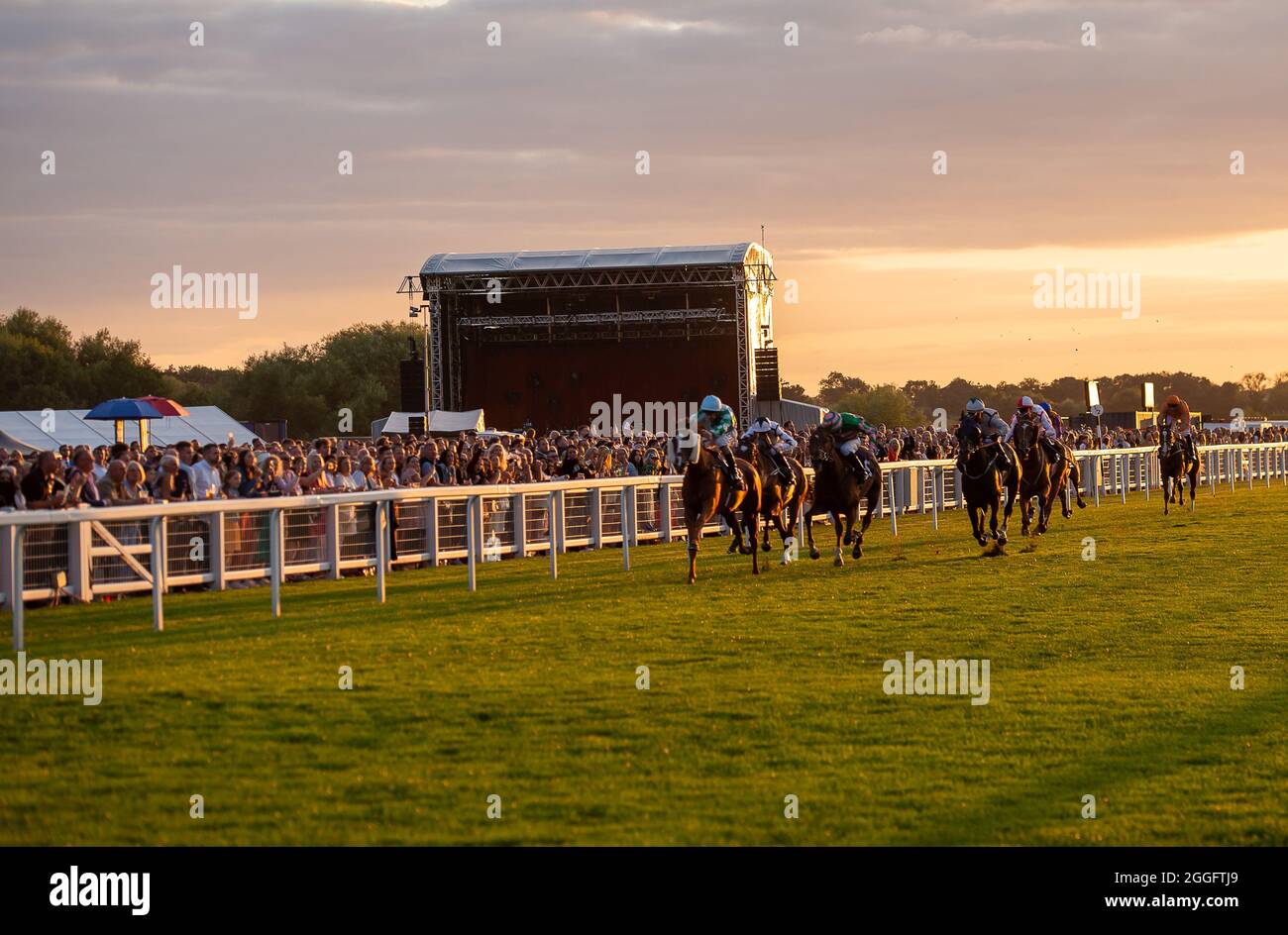 Windsor, Berkshire, UK. 28th August, 2021. Riders in the Read Kevin ...
