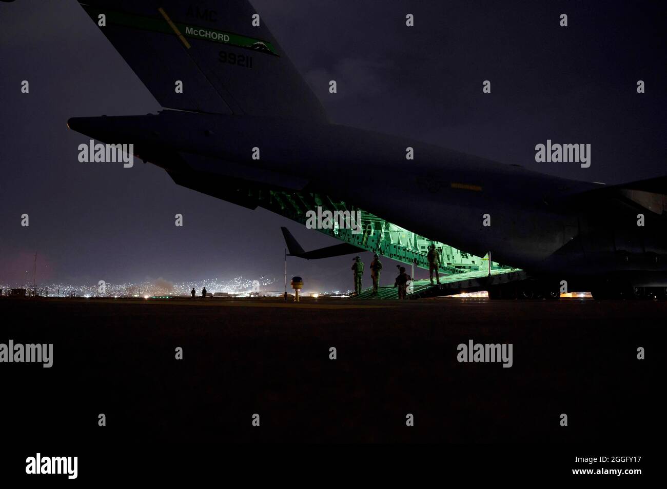 Afghanistan evacuation final plane hi-res stock photography and images ...