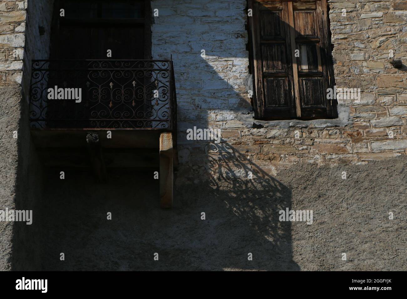 Street and houses view at Vizitsa village of Pelion, Greece Stock Photo ...