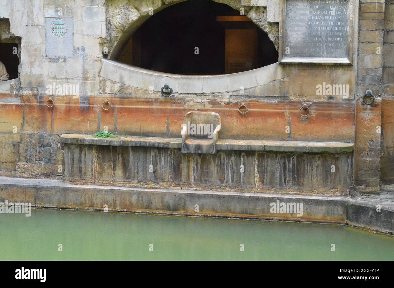 Roman baths sacred spring seat hi-res stock photography and images - Alamy
