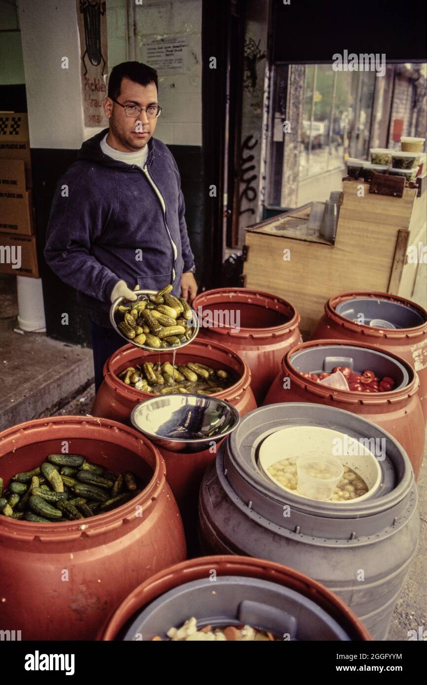 Guss pickles hi-res stock photography and images - Alamy