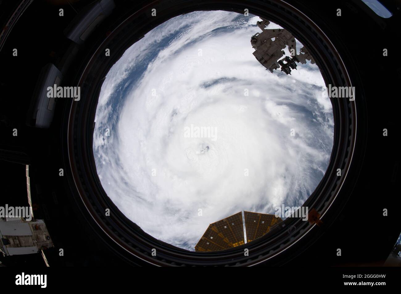 Hurricane katrina eye wall hi-res stock photography and images - Alamy
