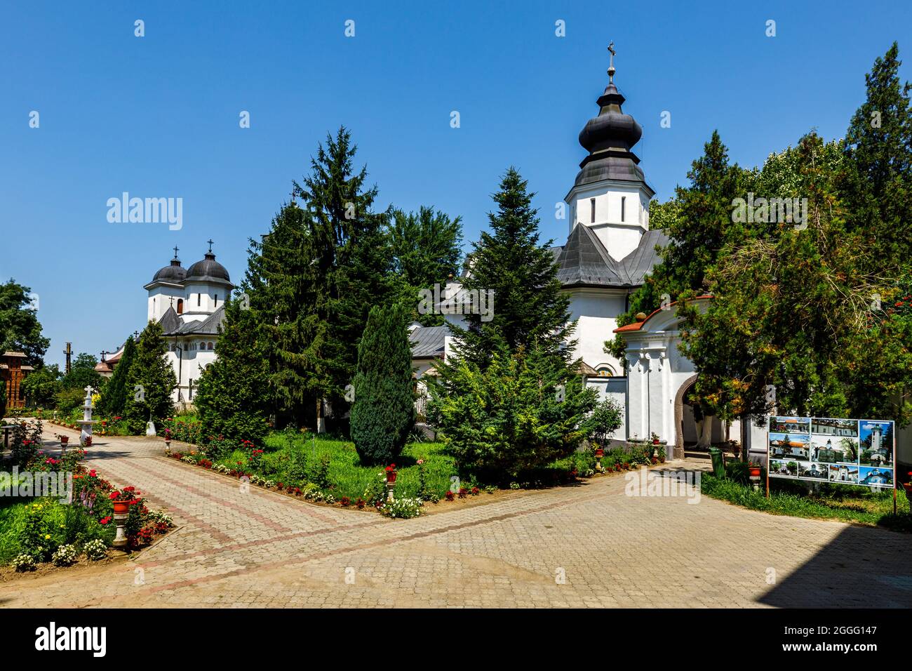 Arad temple hi-res stock photography and images - Alamy
